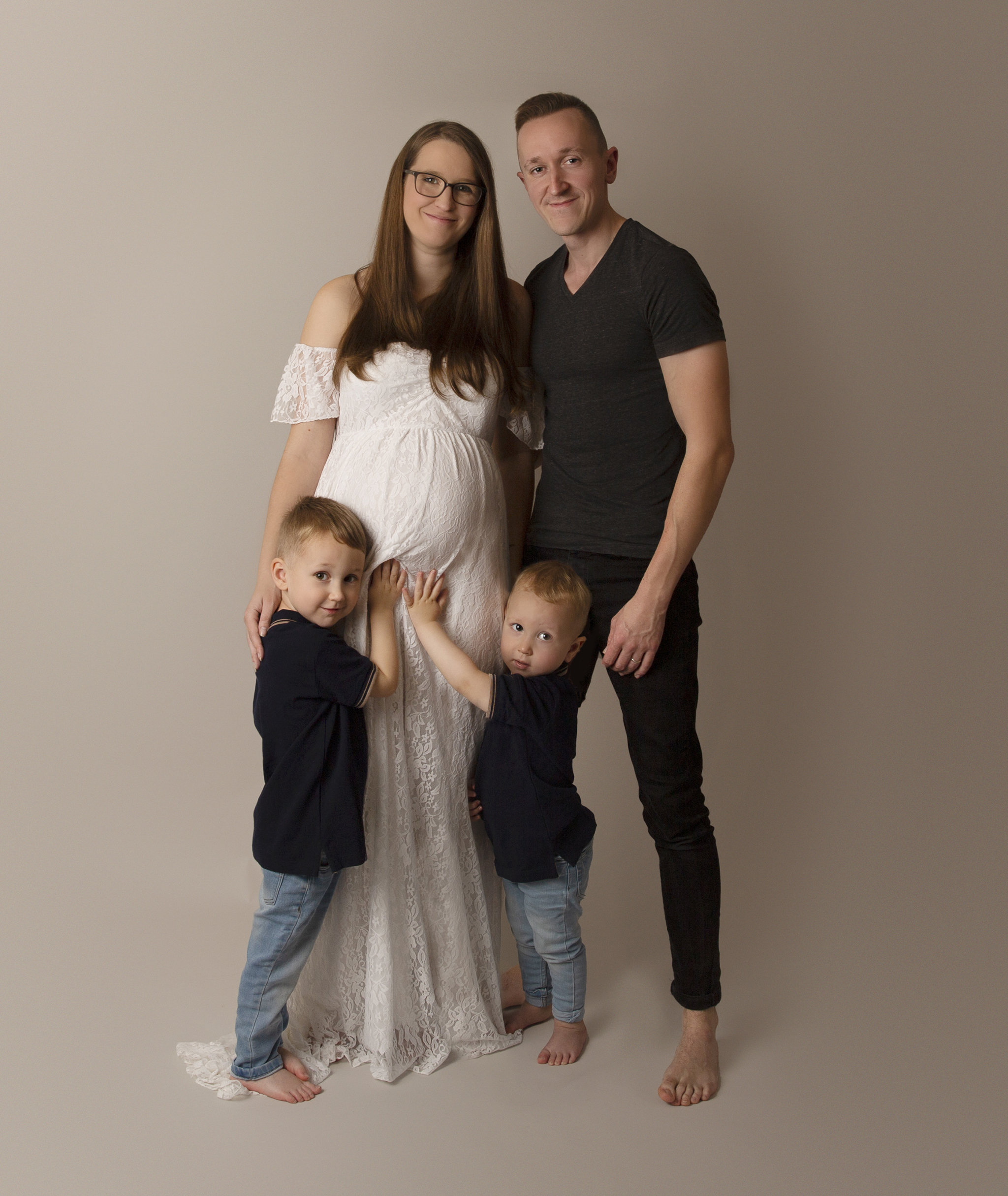 Maternity photographer based in Southampton & Hampshire